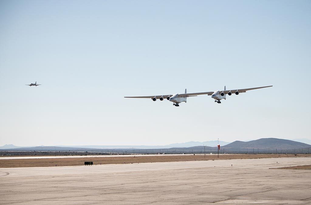 El Stratolaunch realizó su primer vuelo | HANGAR X