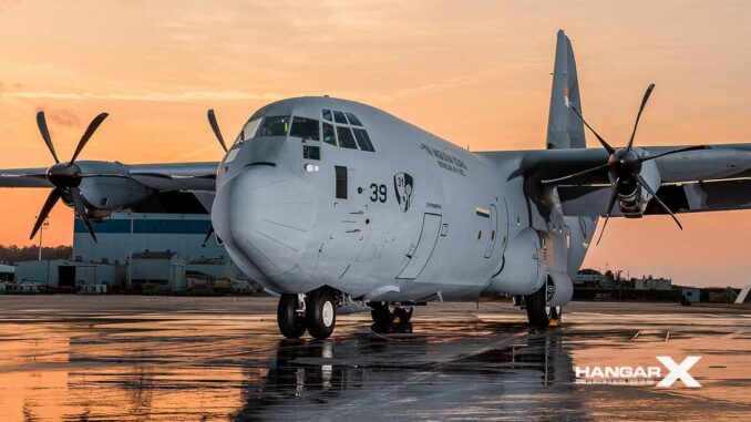 Fuerza Aérea de Indonesia recibe su primer C-130J-30 Super Hércules ...